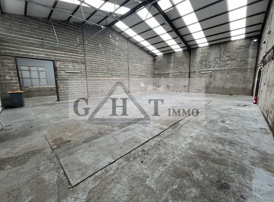 ENTREPôT BUREAUX / 500m2 - A louer - GHT IMMO