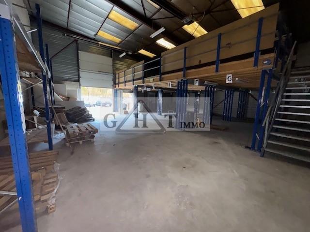 ENTREPôT BUREAUX / 300m2 - A vendre - GHT IMMO