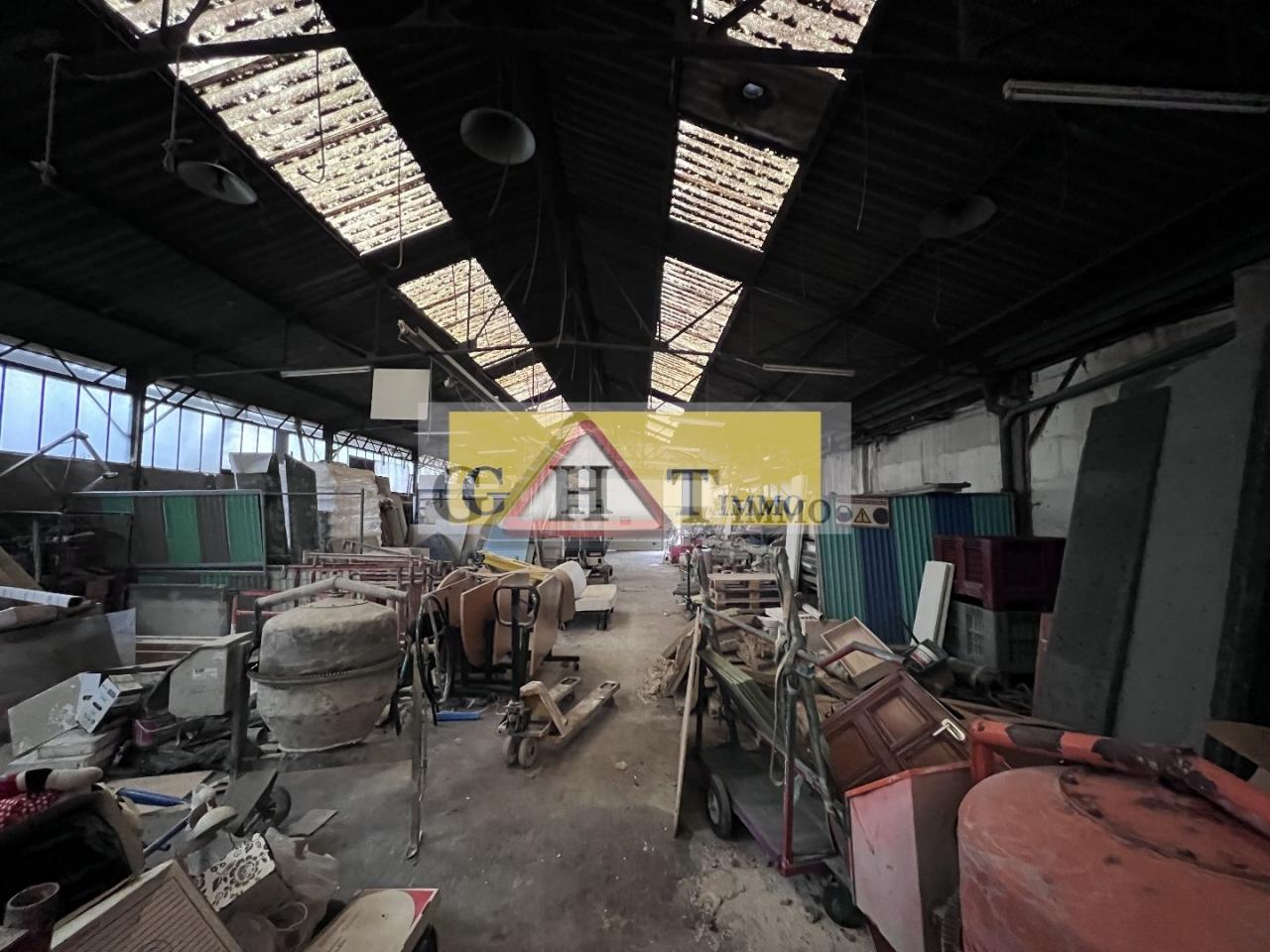 ENTREPôT BUREAUX / 1000m2 - A louer - GHT IMMO